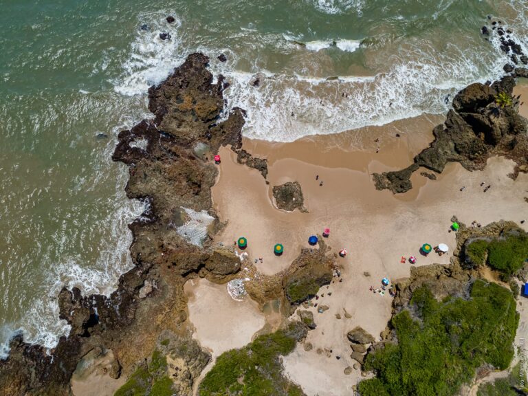 Tambaba: Beleza Selvagem, Naturismo e Experiências Inesquecíveis